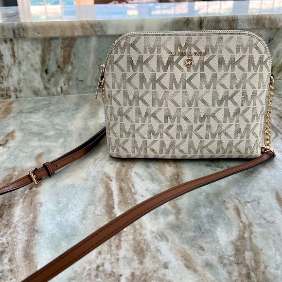 Michael Kors | Bags | Michael Kors Logo Crossbody | Poshmark